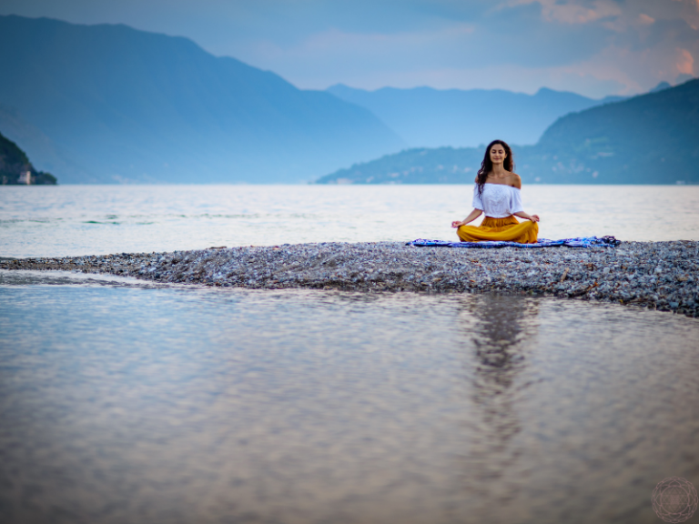 How to practice Atma Vichara (Self-inquiry) - Mantras and Mulberries